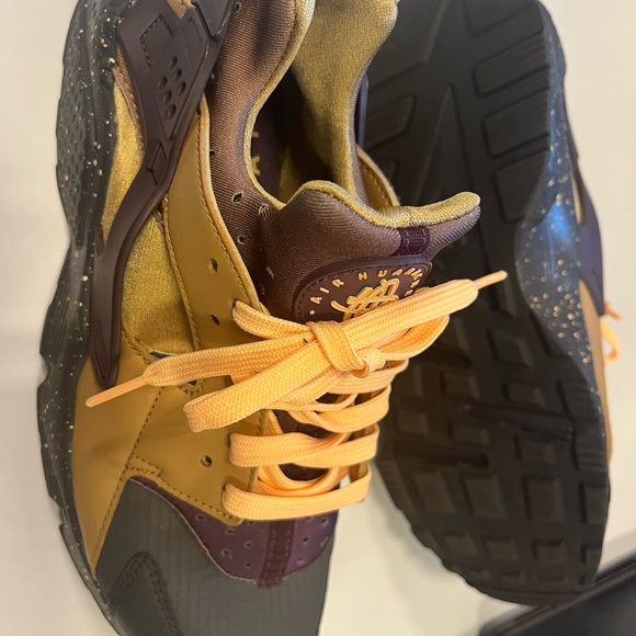 Nike | Shoes | Nike Purple And Gold Huaraches Like New | Poshmark